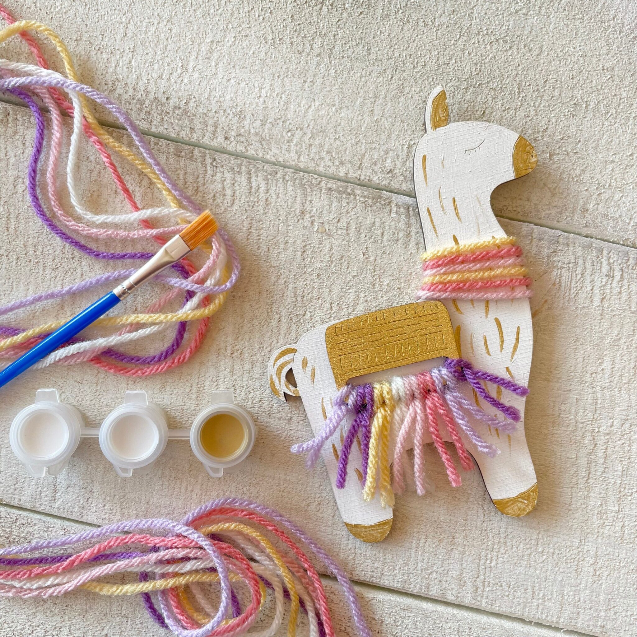 Countdown to Summer Vacation - Paper Chain Craft - WhiskerWorks